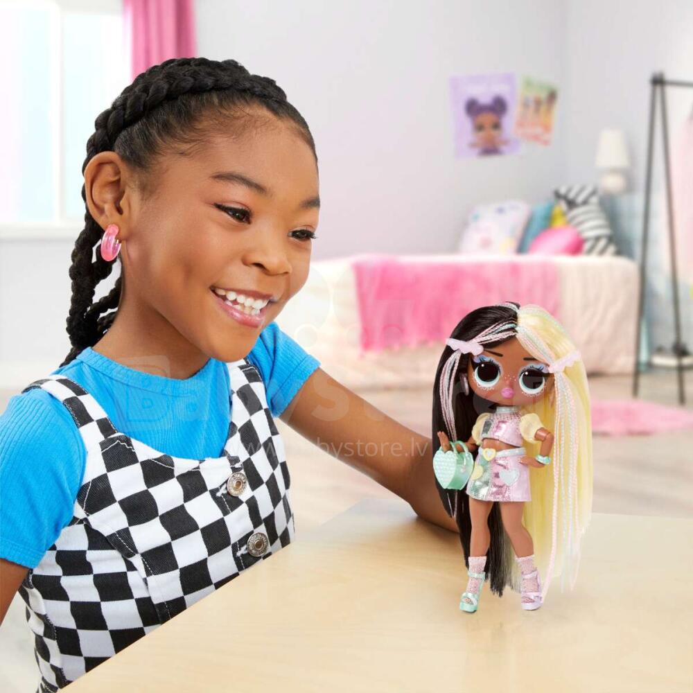 L.O.L. Surprise Tweens lelle Darcy Blush pērciet par izdevīgu cenu ...